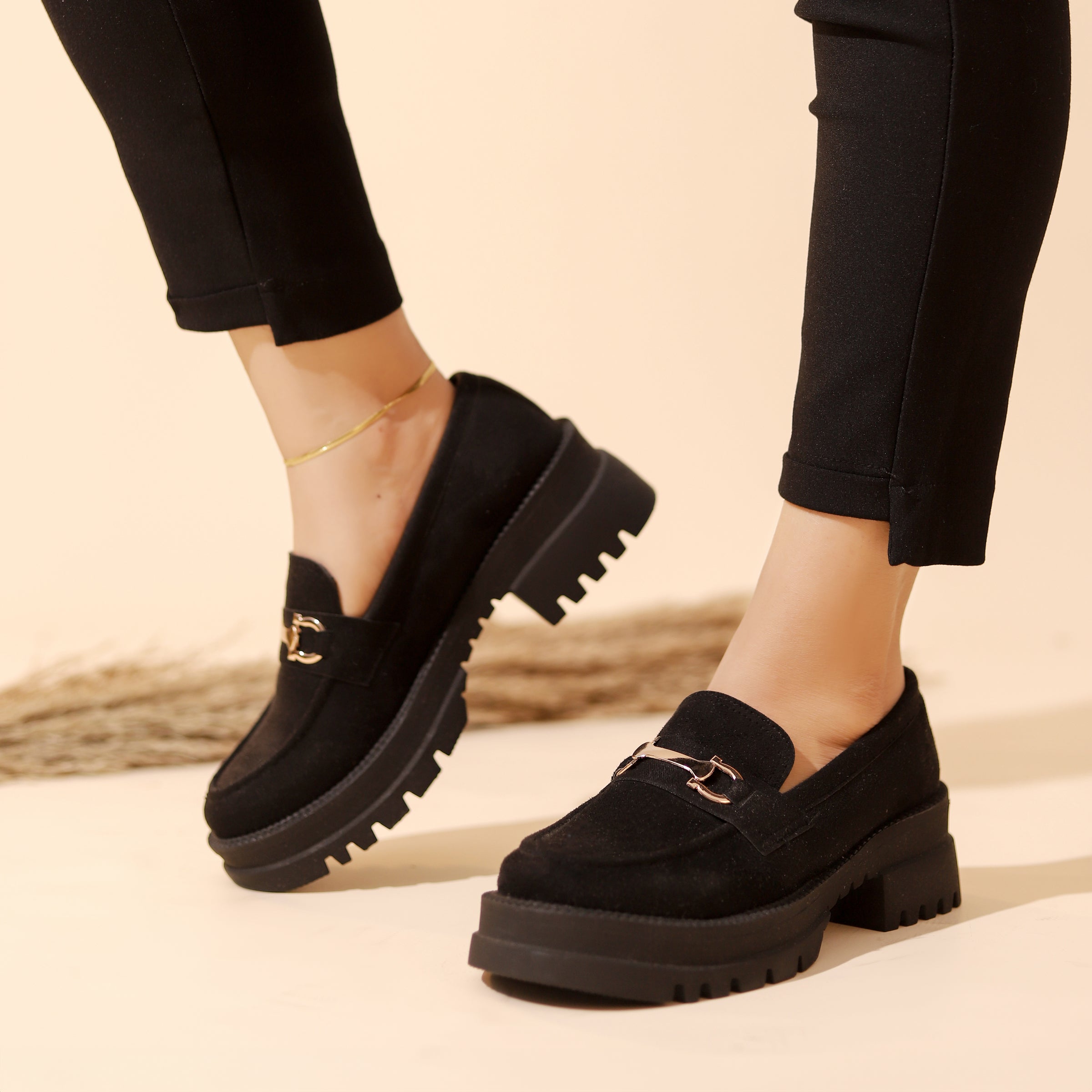 Renata suede shoe - Hatchill